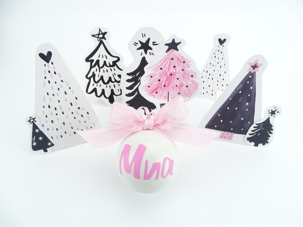 Персонализирана коледна топка, с име за първа коледа